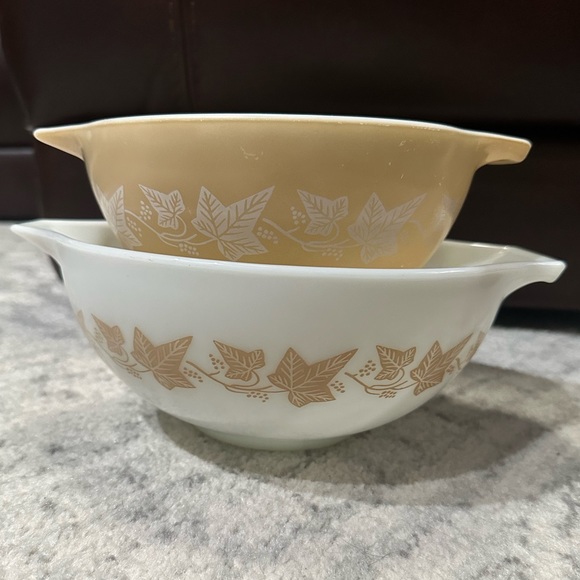 Pyrex | Kitchen | Pyrex Sandalwood Ivy Leaves Nesting Mixing Bowls ...